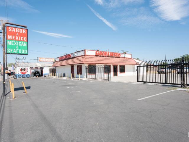 2112 E California