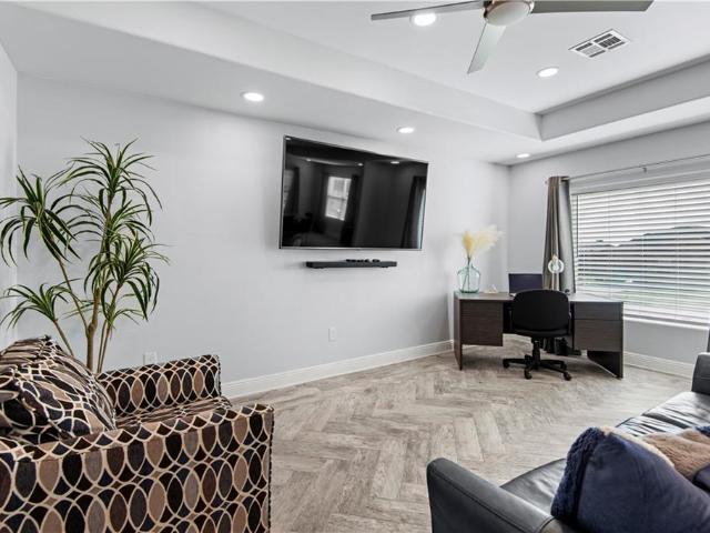 2112 Fernando Court