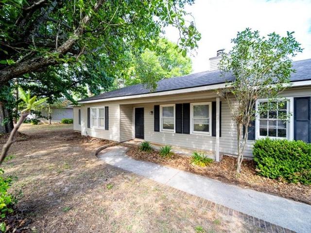 2112 Gornto Rd, Valdosta, GA 31602