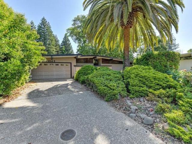 2112 Hamlet Pl, Carmichael, CA 95608