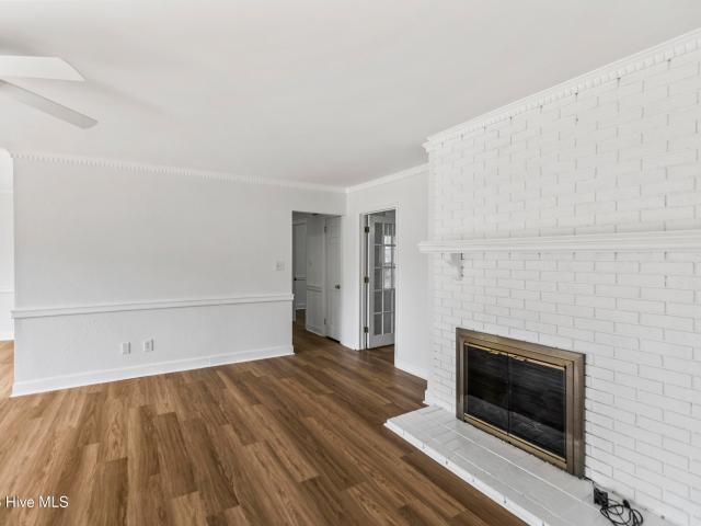 2112 Leon Drive