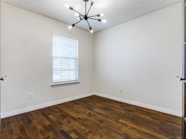 2112 Royal Acres Trail