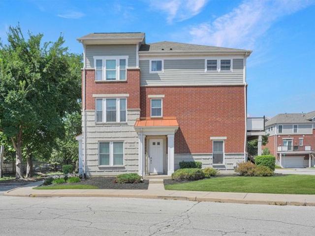 2112 S Crambourne Way Unit 6 Arlington Heights, IL 60005