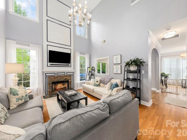 2112 Sablewood Drive