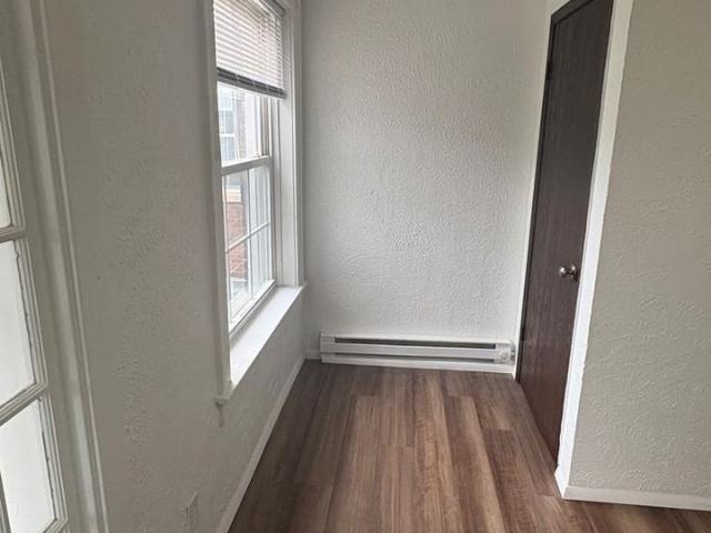 2112 2118 N Linn St Studio Apartment for Rent at 2112 N Linn St, Peoria, IL 61604
