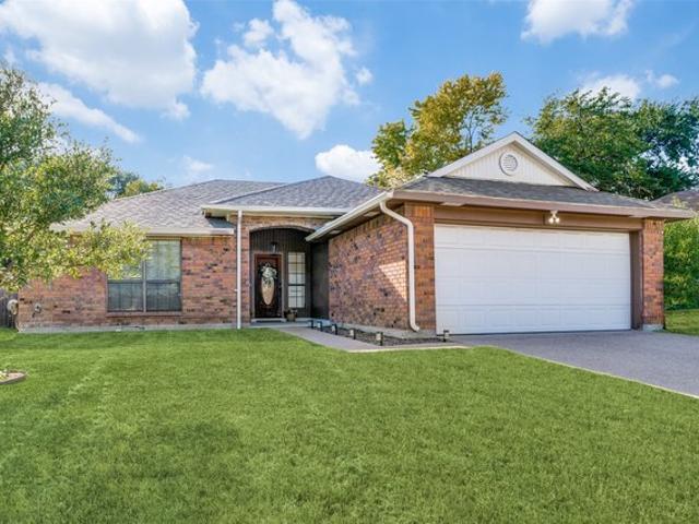 2113 McIntosh Dr, Garland, TX 75040