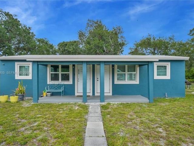 2113 NW 93rd St, Miami, FL 33147