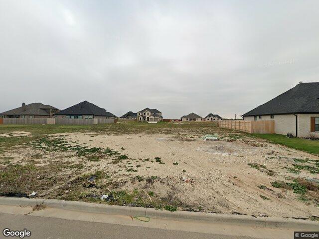 2113 Bankside Ln, Lorena, TX 76655