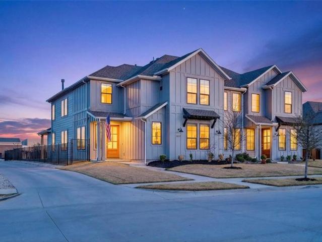 2113 Domingo Dr, Fort Worth, TX 76008