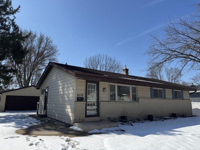 2113 Garven Ct, Waukesha, WI 53188