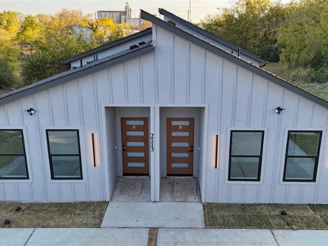 2113 Henry Street