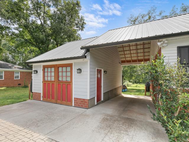 2113 Henslowe Drive