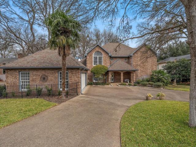 2113 Highland Drive