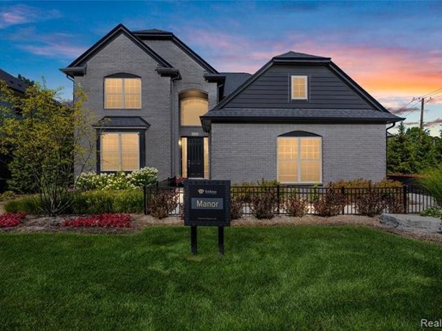 2113 Kohli Dr, Troy, MI 48083