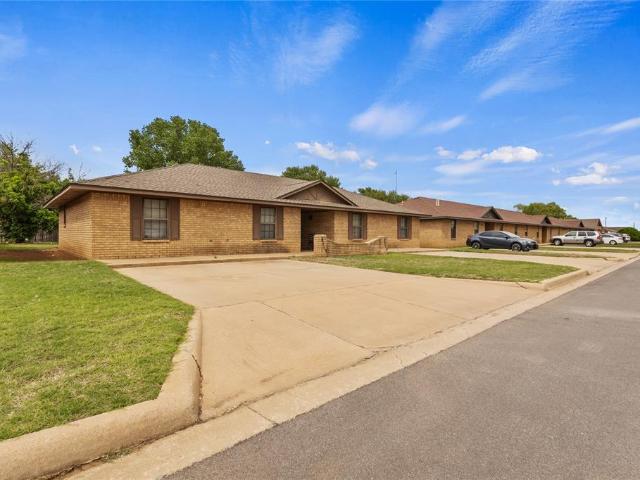 2113 Lynn Lane
