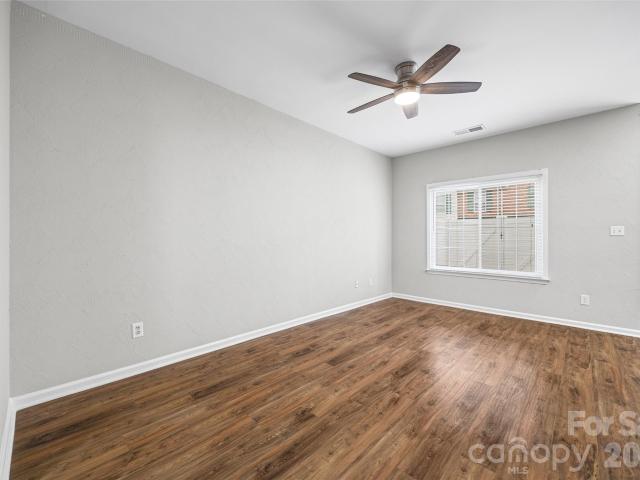 2113 Lennoxshire Square Court