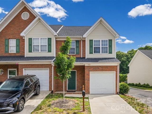 2113 Lennoxshire Square Ct, Charlotte, NC 28210
