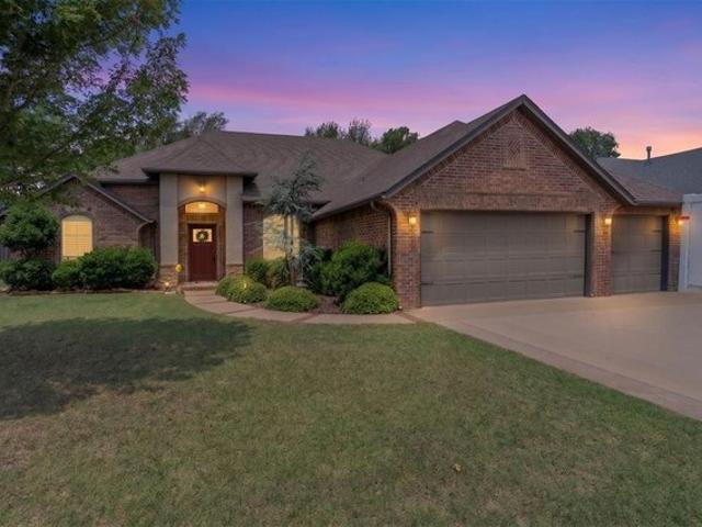 2113 Sycamore Creek Ave, Yukon, OK 73099