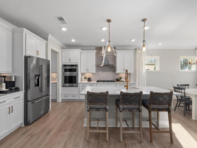 2113 Saunders Farm Drive