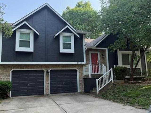 2113 SE 2nd Ter, Lee's Summit, MO 64063
