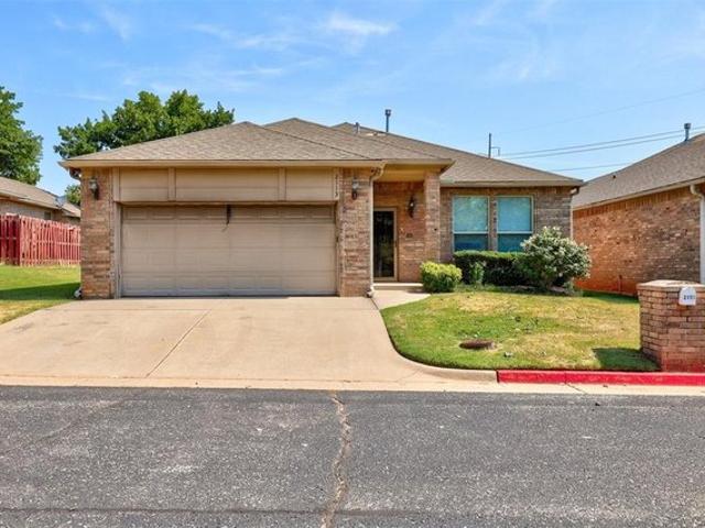 2113 Three Stars Rd, Edmond, OK 73034