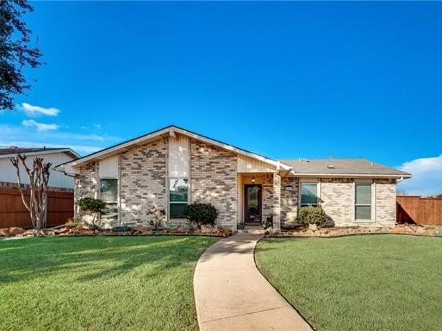 2113 Victoria Rd, Carrollton, TX 75007