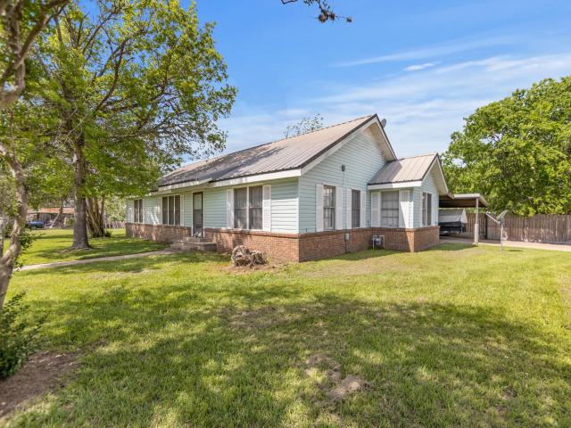 211 15th St, Hempstead, TX 77445 | MLS #37259