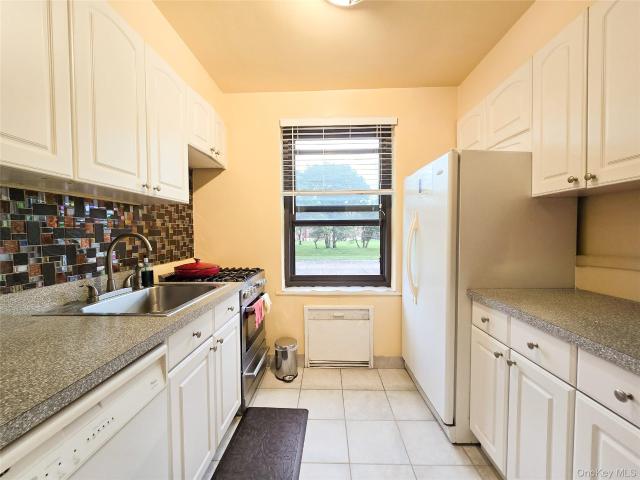 211 1 rd Avenue 3D