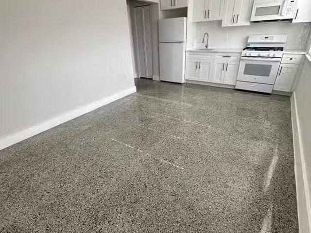 211 215 SW 18th Ave FALCAP 4. LLC 211. 211 215 SW 18th.