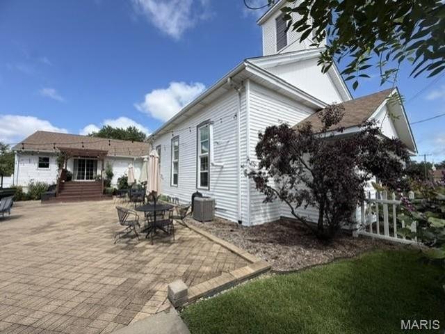 211 2nd St, Jonesburg, MO 63351