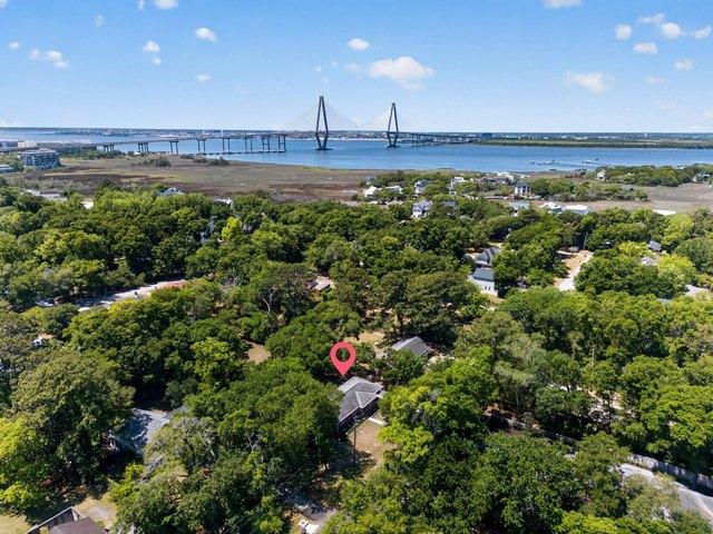 211 6th Ave, Mount Pleasant, SC 29464