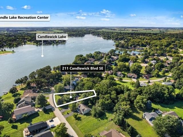 211 Candlewick Dr NE, Poplar Grove, IL 61065