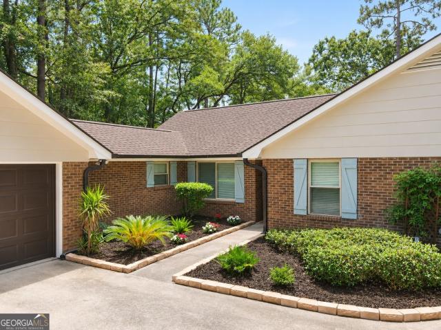 211 Cherokee Trail