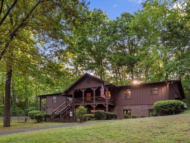 211 Cherry Hill Dr, Calhoun, GA 30701