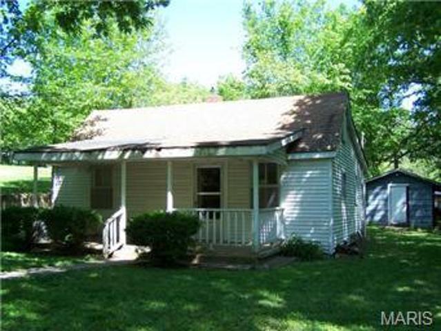 211 Anna St, Saint James, MO 65559