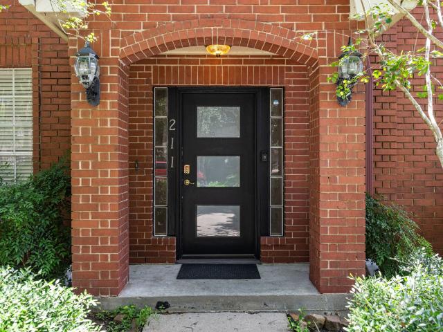 211 Aberdeen Street