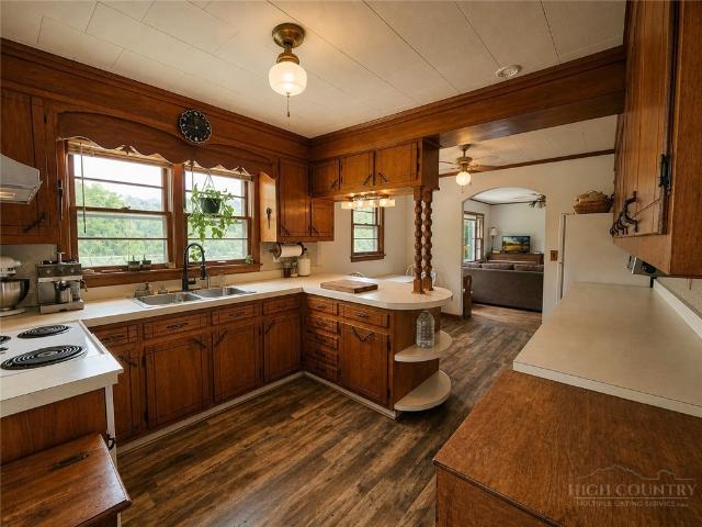 211 Arthur G Caudill Rd