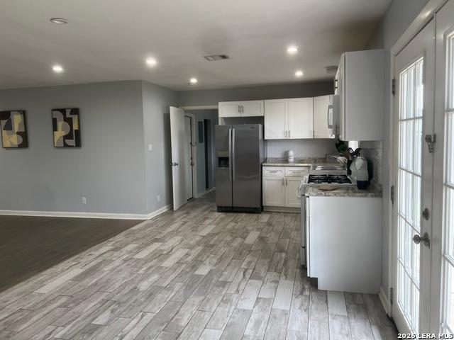 211 Bamburgh Dr