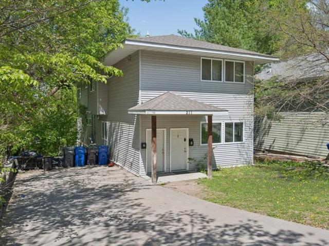 211 Belvidere St E, Saint Paul, MN 55107