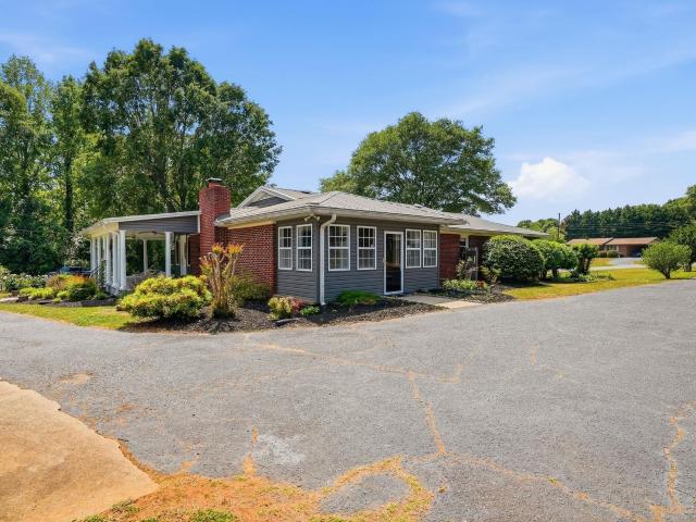 211 Bennett Circle