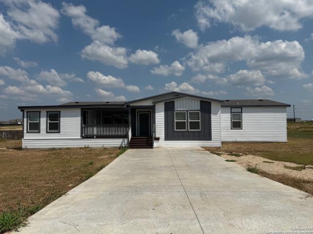 211 Bianca Cir, Del Valle, TX 78617 | MLS #1897 | Compass