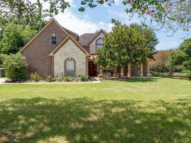 211 Brazos Hill Ln, Sealy, TX 77474
