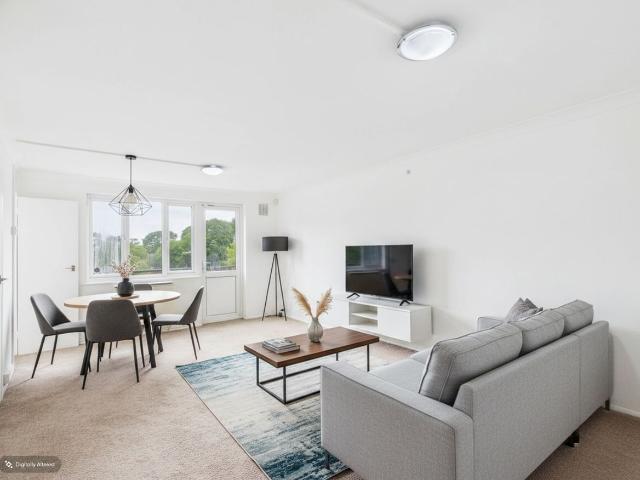 211 Broadway, Bexleyheath DA6, 2 bed flat to rent, £1,700 pcm | PrimeLocation