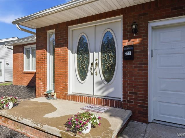 211 Brookside