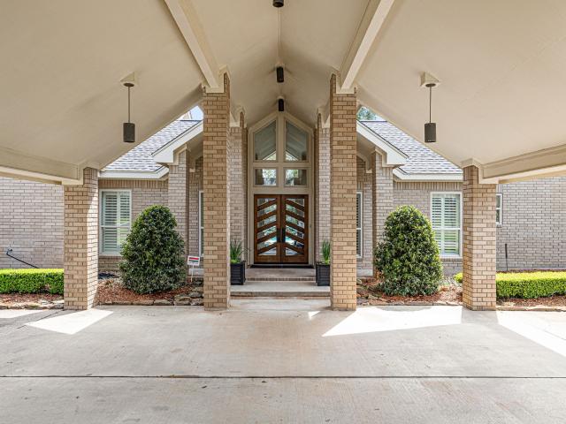211 Golfview Drive