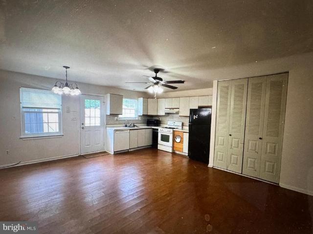 211 Gambocz Court