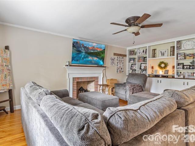 211 General Stonewall Jackson St, Stanley, NC 28164 | MLS #4350