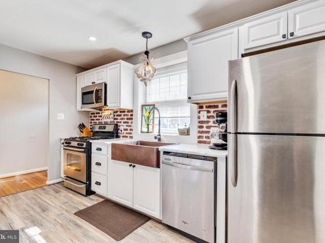 211 Guthrie Ave, Alexandria, VA 22305