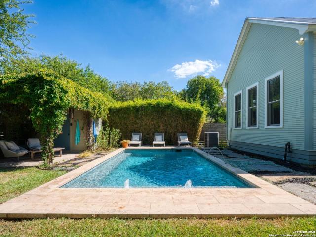 211 Devine St, San Antonio, TX 78210 | Compass