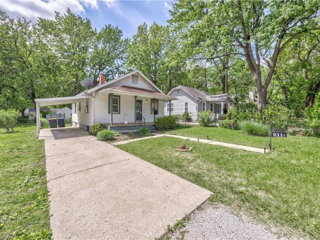 211 E 80 Ter, Kansas City, MO 64114 | MLS #2617 | Compass